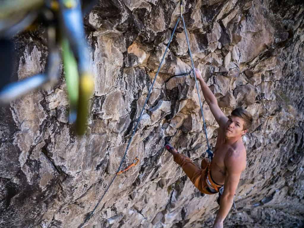 Un día histórico para la escalada: Facundo Langbehn encadena la ruta ...