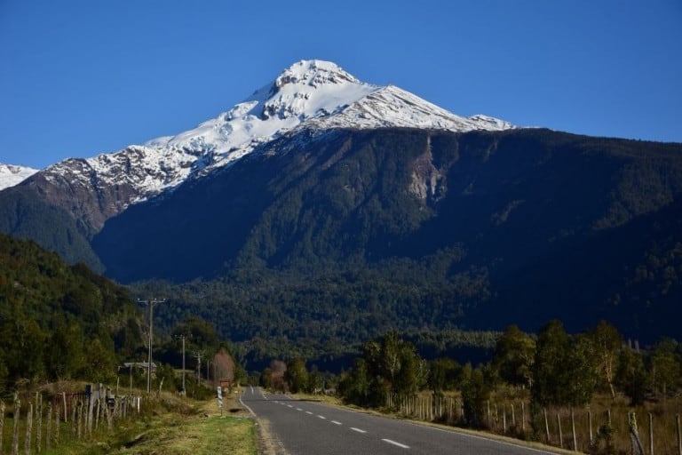 El enigmático volcán Yates: donde se juntan Los Andes y el mar - Blog ...
