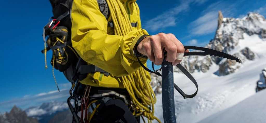 ¿Cómo elegir un Piolet? Usos, tipos, materiales y tamaños